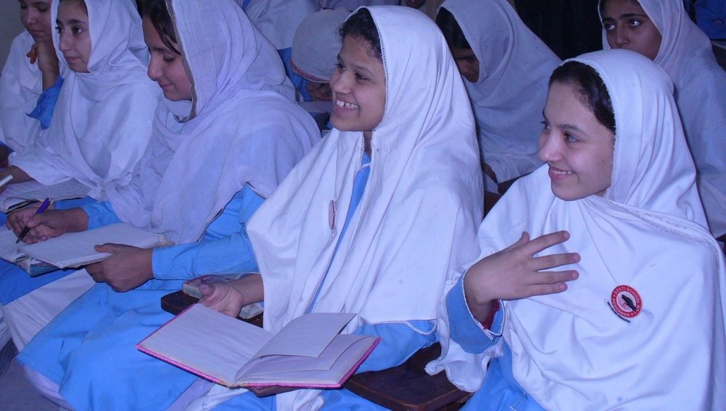 Keep 2000 Poor Pakistani Children in School - GlobalGiving