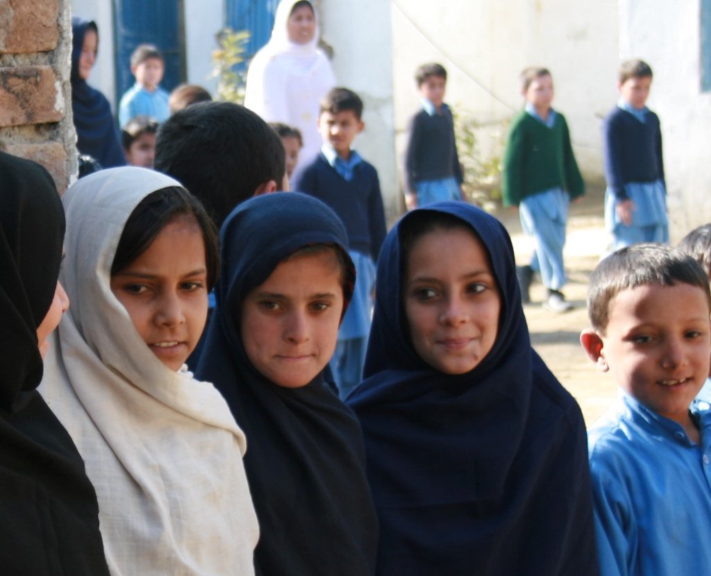 Keep 2000 Poor Pakistani Children in School - GlobalGiving