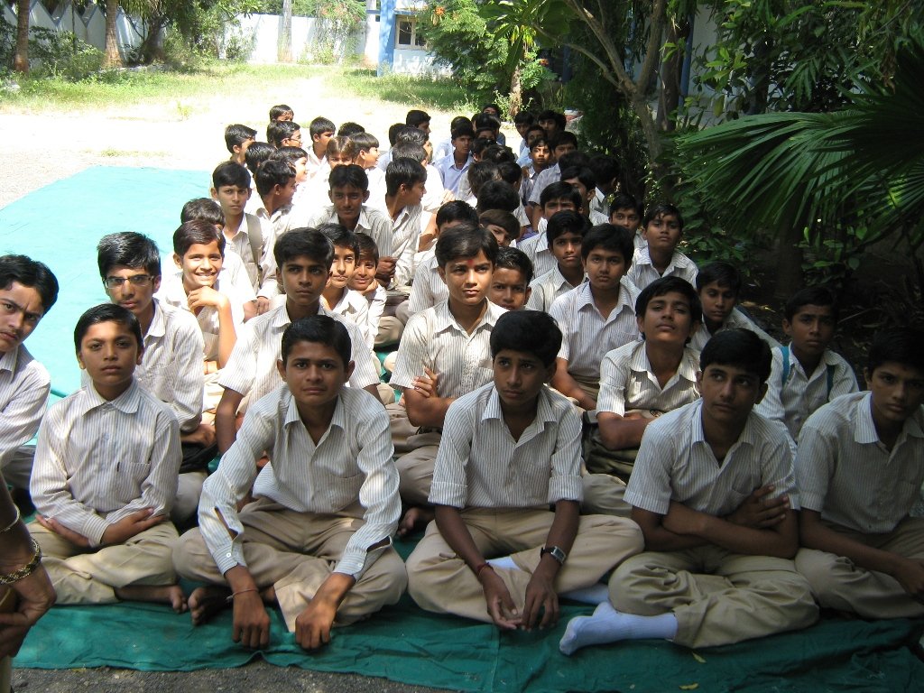 Promote education of 100 disadvantaged children - GlobalGiving