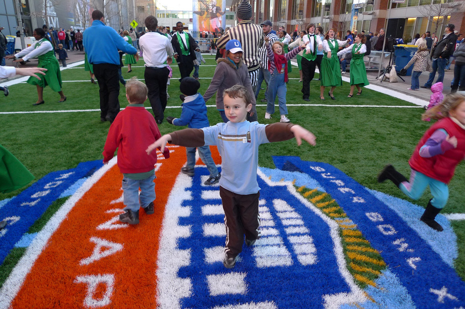 Engaging Kids & Adults in Art in Public Places - GlobalGiving