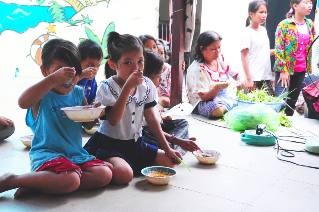 Give a child a daily food pack, Cambodia - GlobalGiving