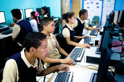 Transforming 4000 lives thru technology Venezuela - GlobalGiving