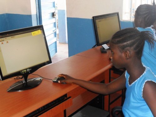 Provide Computer Proficiency Training to 15 Girls - GlobalGiving