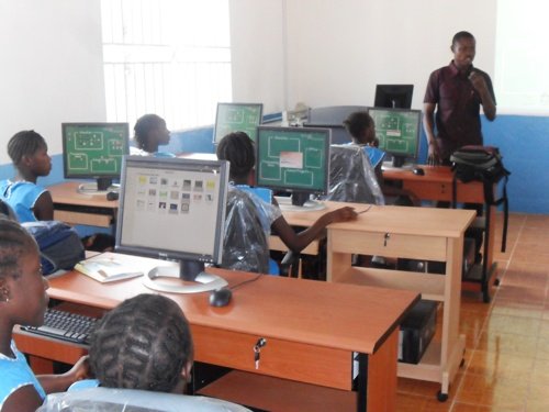 Provide Computer Proficiency Training to 15 Girls - GlobalGiving