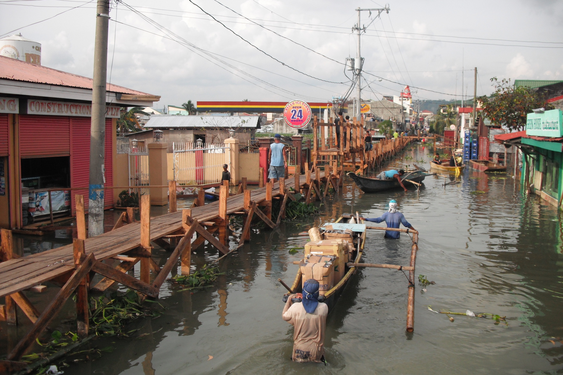 Emergency flood support Manila, Philippines - GlobalGiving