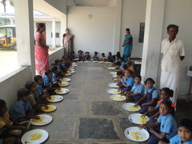 Feed 200 starving school children in India - GlobalGiving