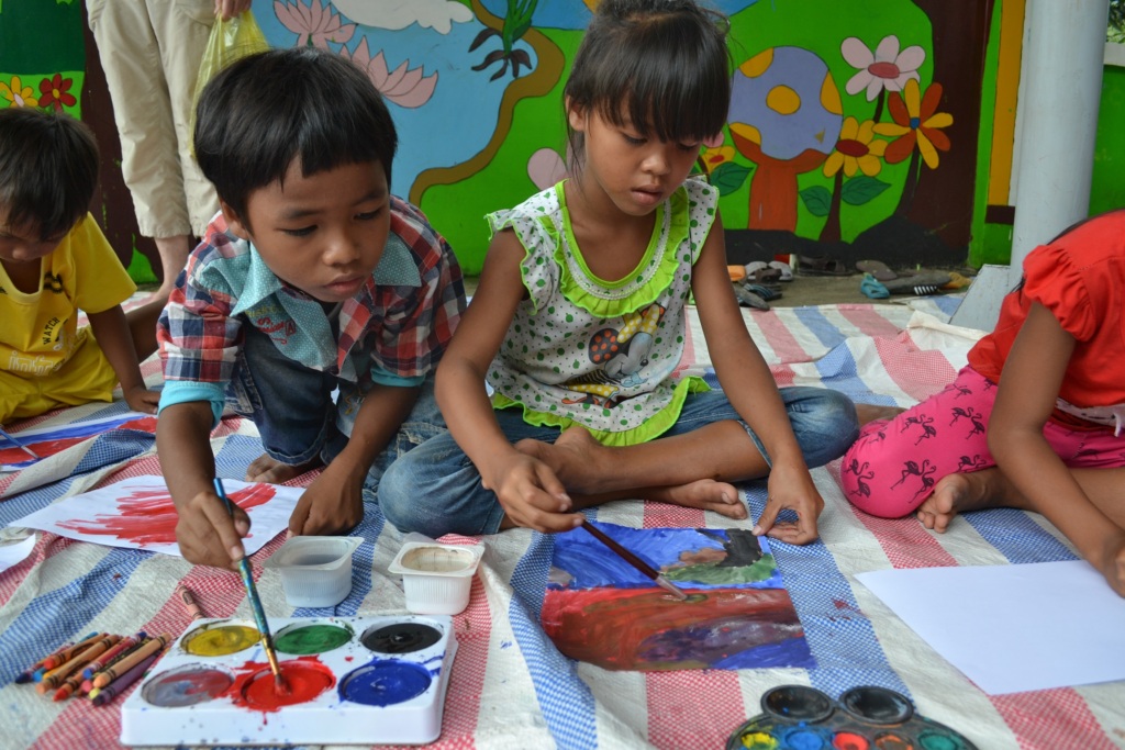 Photos from Art Mentorship for Poor Vietnamese Children - GlobalGiving