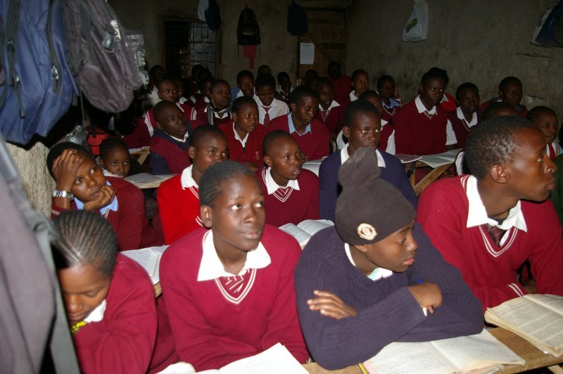 How to Share Library Centers in Nairobi slum - GlobalGiving