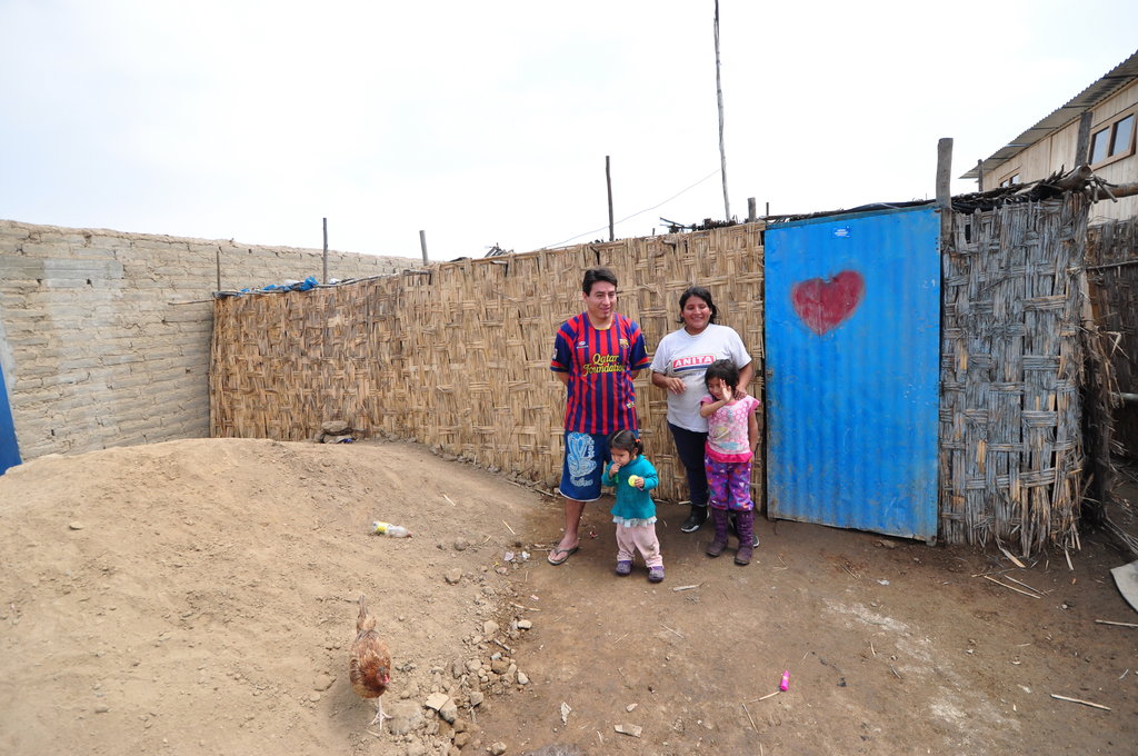 Build homes for families living in extreme poverty - GlobalGiving