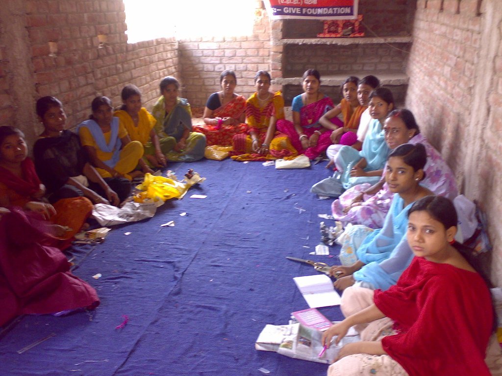 Help a poor trained woman with a sewing machine - GlobalGiving