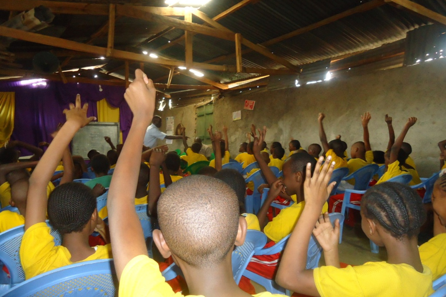 Support 12 informal schools with local volunteers - GlobalGiving