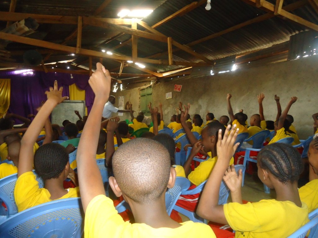 Support 12 informal schools with local volunteers - GlobalGiving