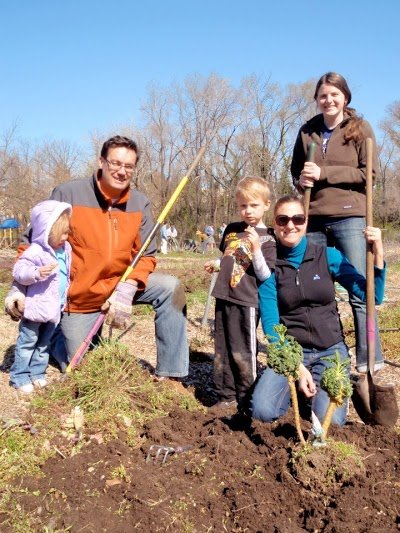 Teach people to grow their own healthy food in DC - GlobalGiving