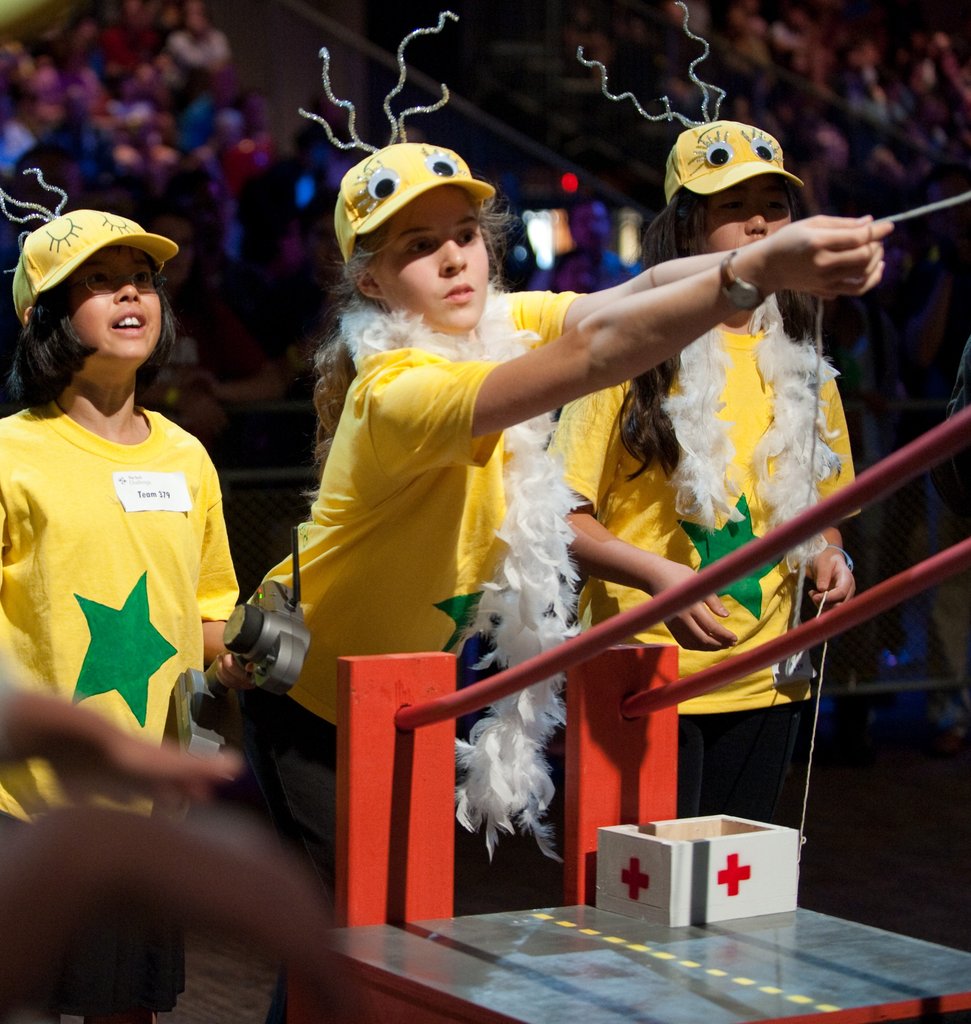 Hands-on STEM education for underserved students - GlobalGiving