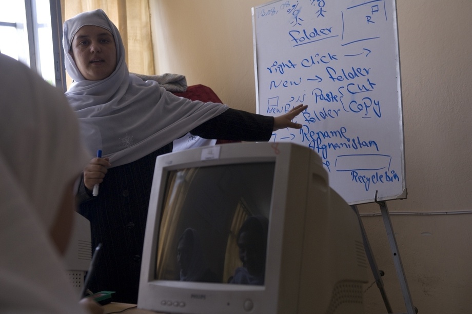 Empower Afghan girls with computer skills - GlobalGiving