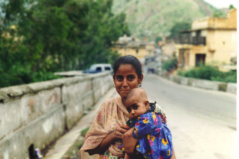 Help save 3000 underprivileged Mothers & Children - GlobalGiving