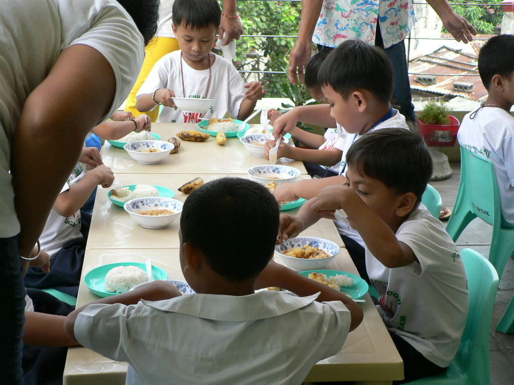 Pinagpala Children Center Feeding Program - GlobalGiving