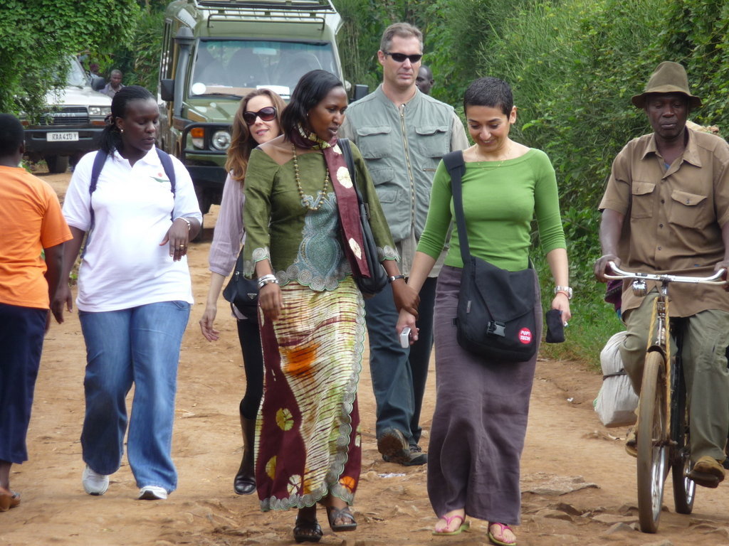Help 500 Rwandan women rebuild their communities - GlobalGiving