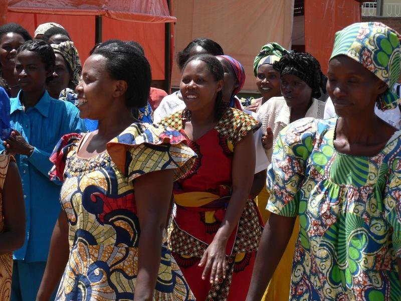 Help 500 Rwandan women rebuild their communities - GlobalGiving