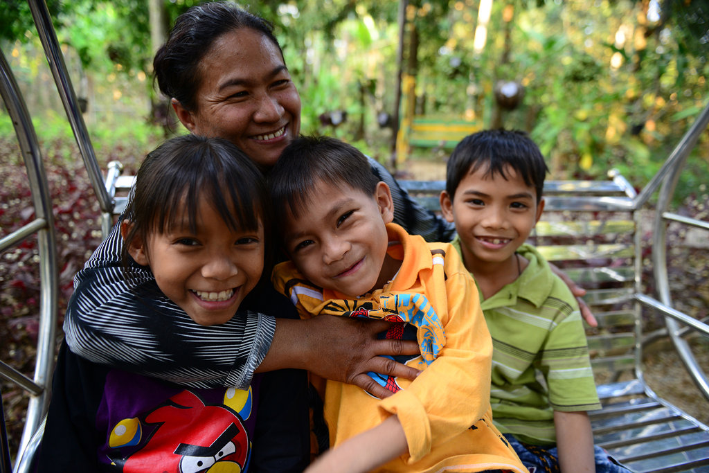 Give 12 Cambodian Students 21st Century Skills - GlobalGiving