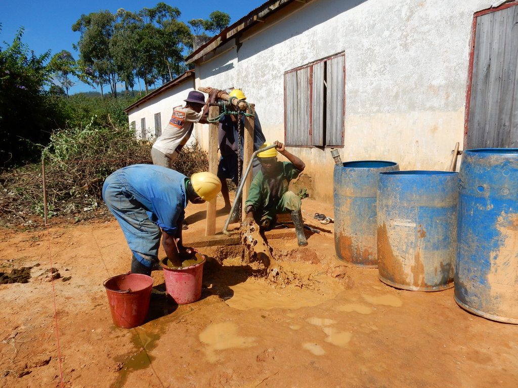 Bring clean water to 5 villages in Madagascar - GlobalGiving