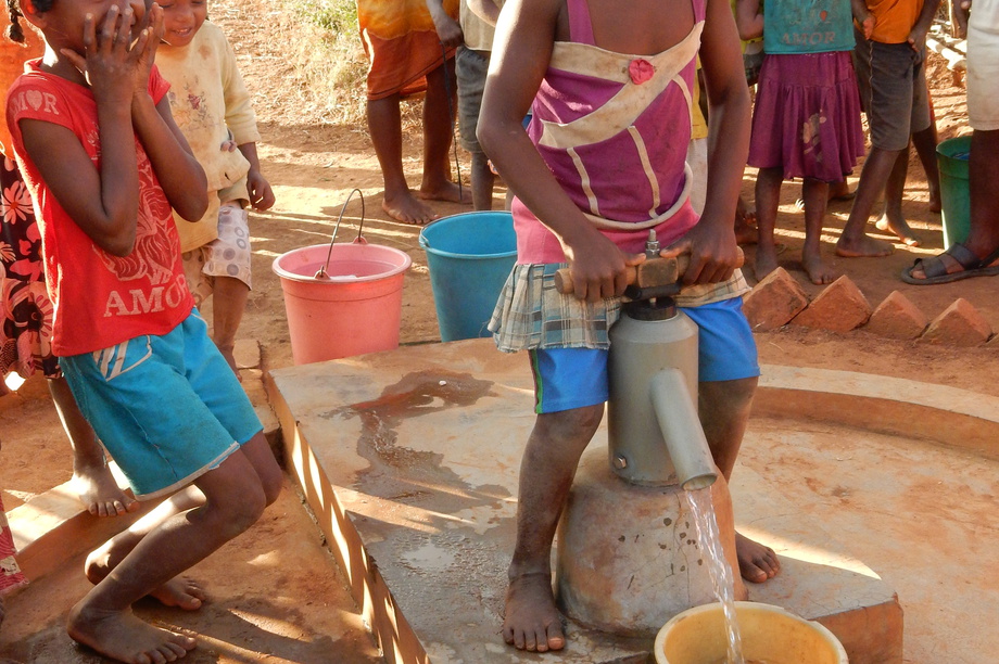 Bring clean water to 5 villages in Madagascar - GlobalGiving