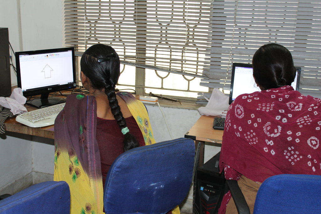 Digital Literacy for 100 drop-out school girls - GlobalGiving
