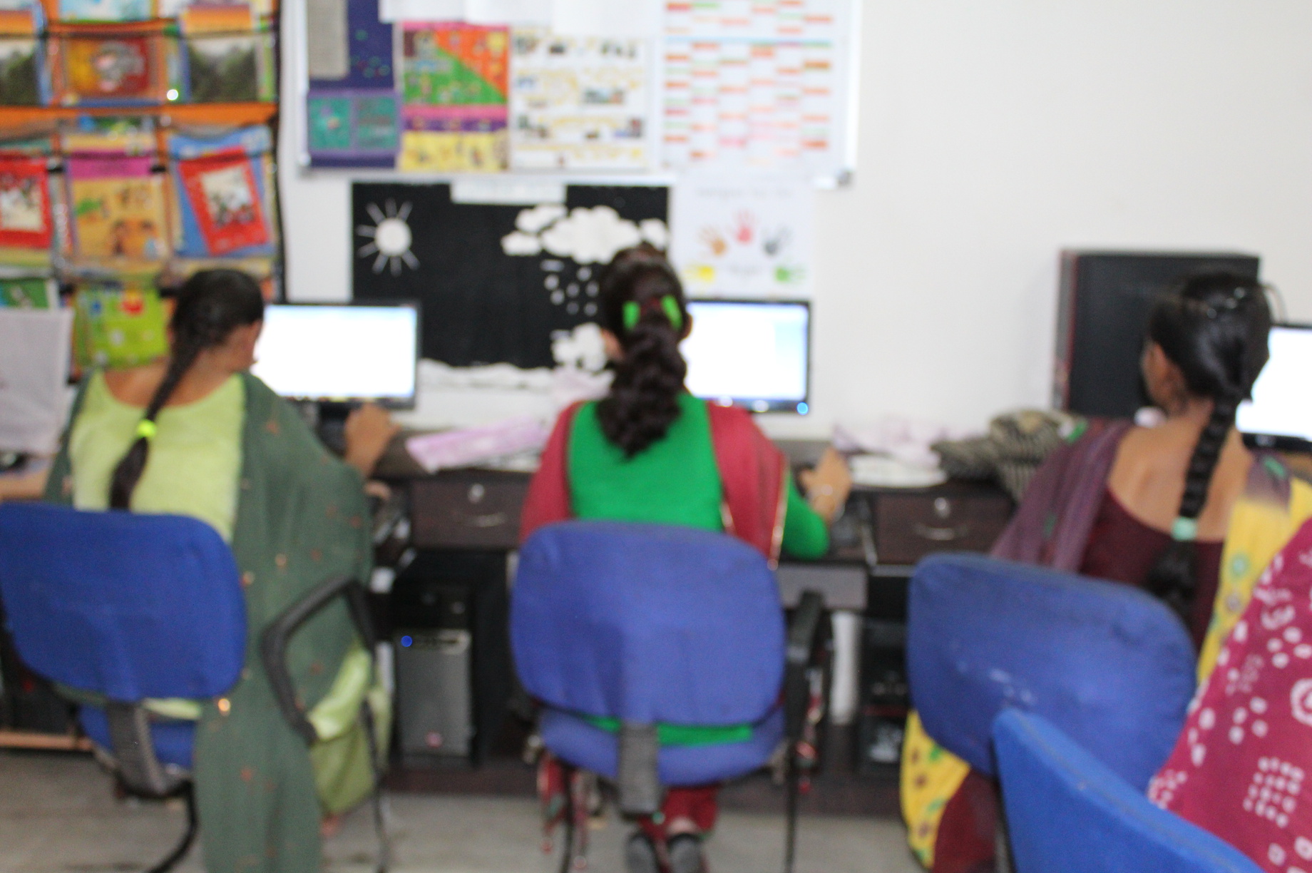 Digital Literacy for 100 drop-out school girls - GlobalGiving