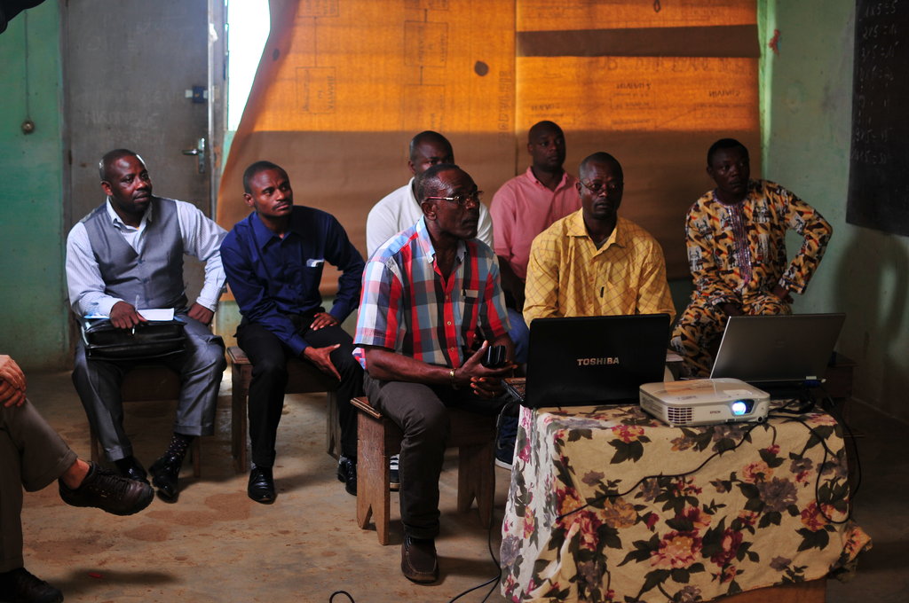 Enriching the education of students in Cameroon - GlobalGiving