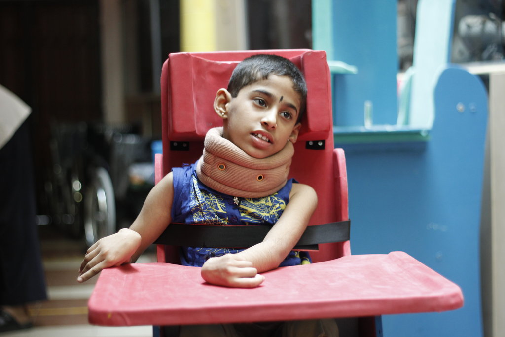 Support 100 children to sit and stand - GlobalGiving