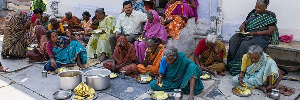 Sponsor Hot Meals for Destitute Elders in India - GlobalGiving