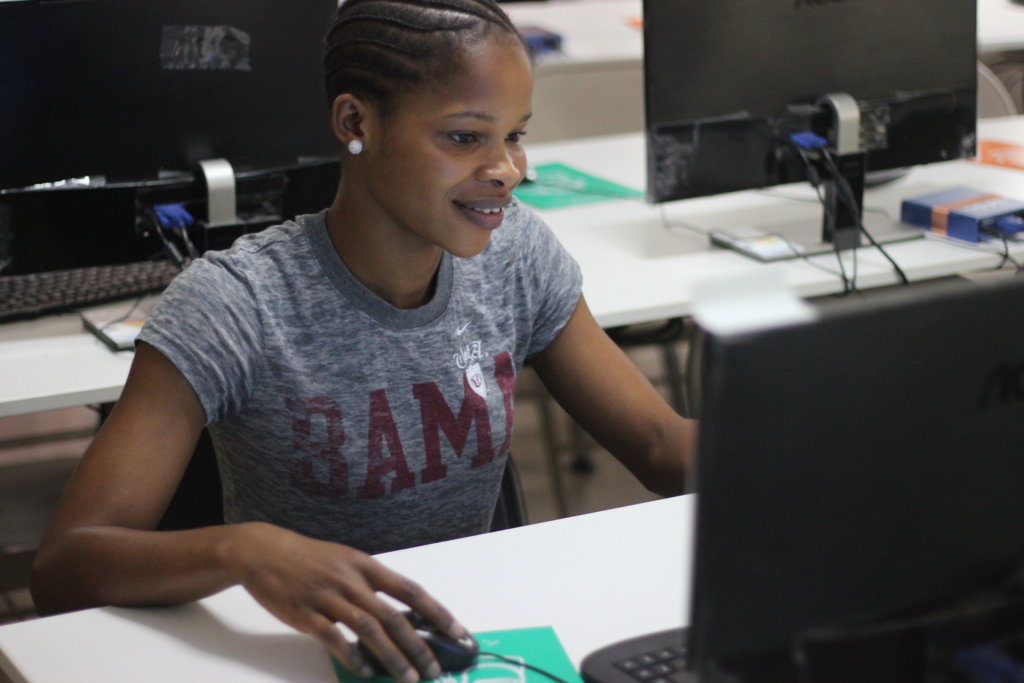 Computer Training for 100 Young Moms - GlobalGiving