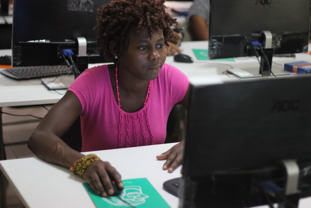 Computer Training for 100 Young Moms - GlobalGiving