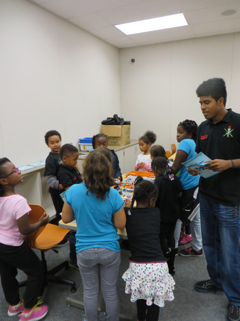 Teach Tech to 1500 low income girls in Bay Area - GlobalGiving