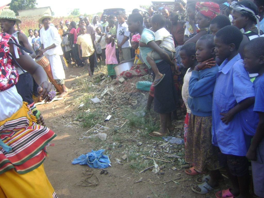 support 250 children return to school in kyenjojo - GlobalGiving