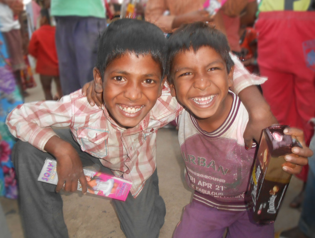 Provide Food & Toys to 25 Slum Children - GlobalGiving