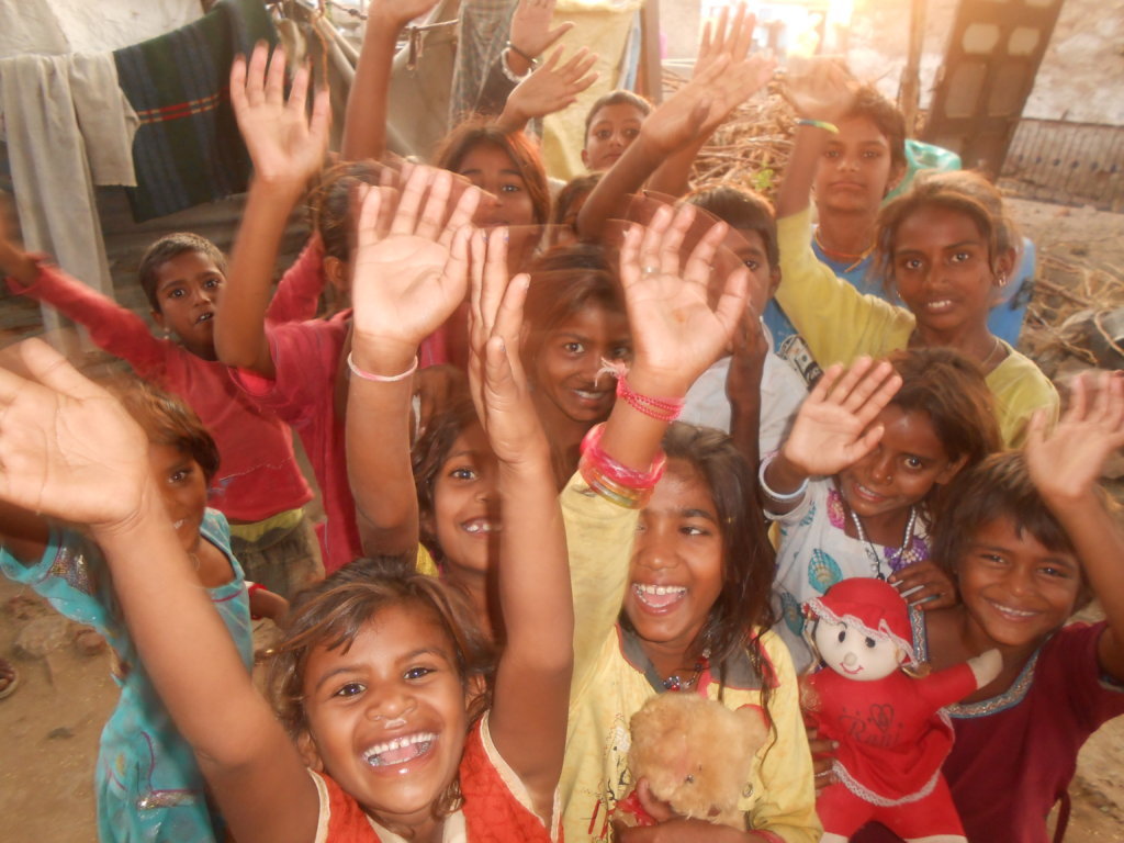 Provide Food & Toys to 25 Slum Children - GlobalGiving