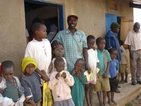 Provide education for 80 Pygmy children in Uganda - GlobalGiving