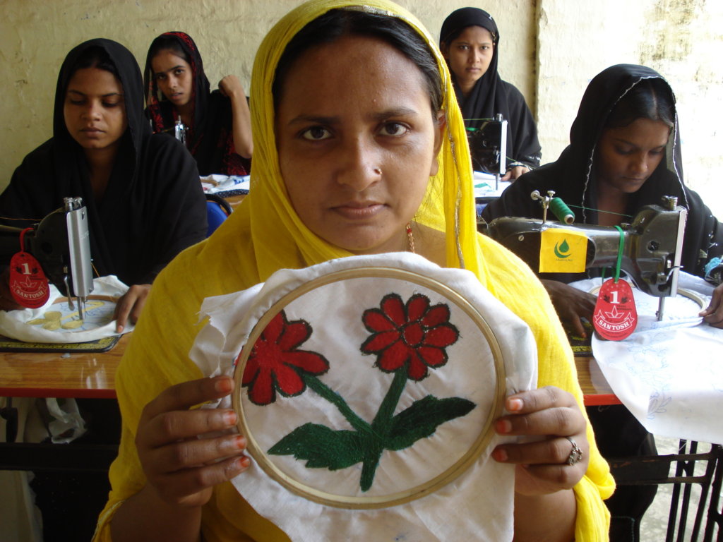 Livelihood Promotion for 120 Poor Women in Bihar - GlobalGiving
