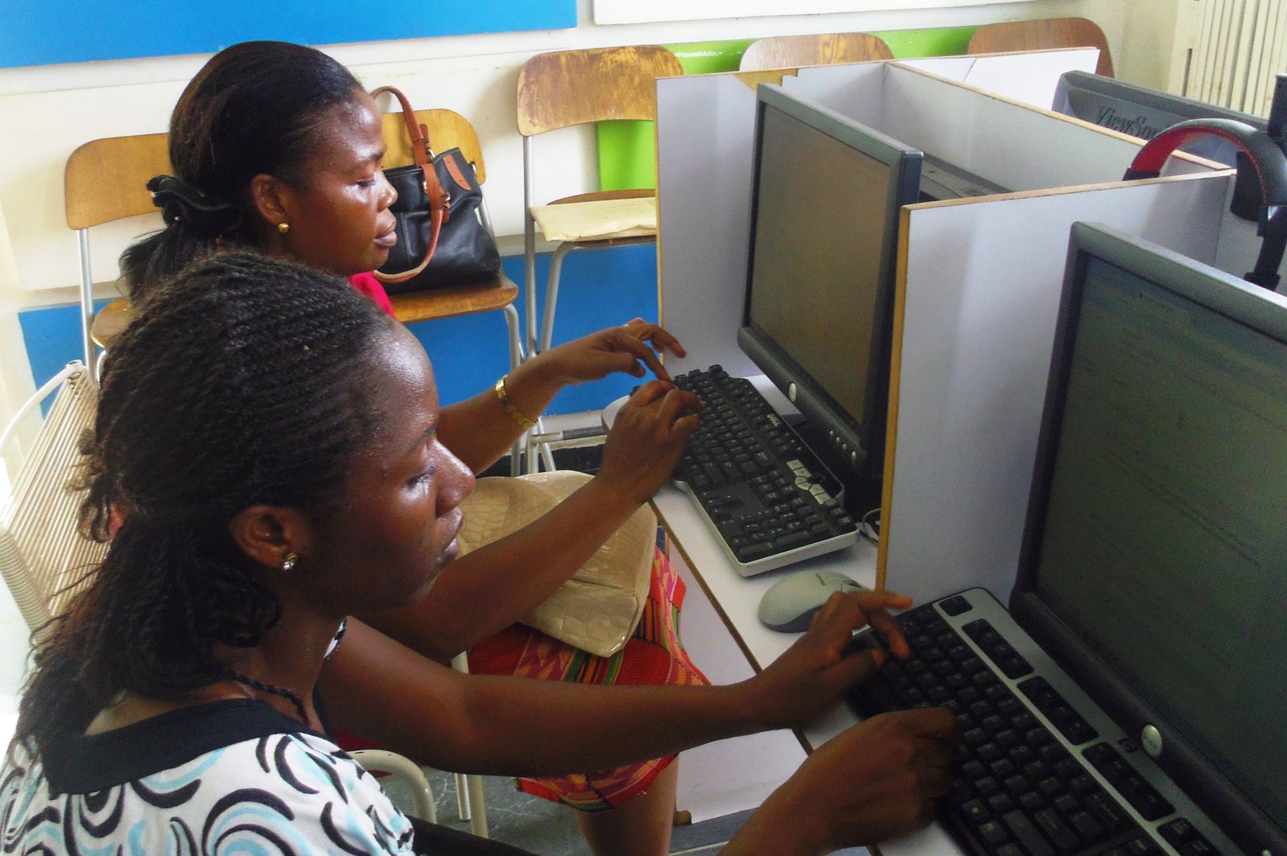 Make Rural Women Rural Android (RuDroid) Women - GlobalGiving