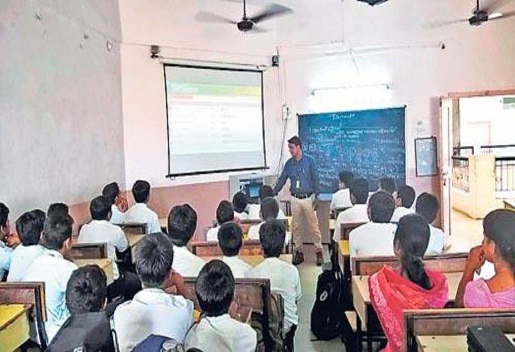 Provide Smart Classes In 50 Govt Schools in India - GlobalGiving