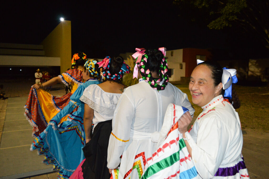 Help Adults with Disabilities in Mexico Create Art - GlobalGiving