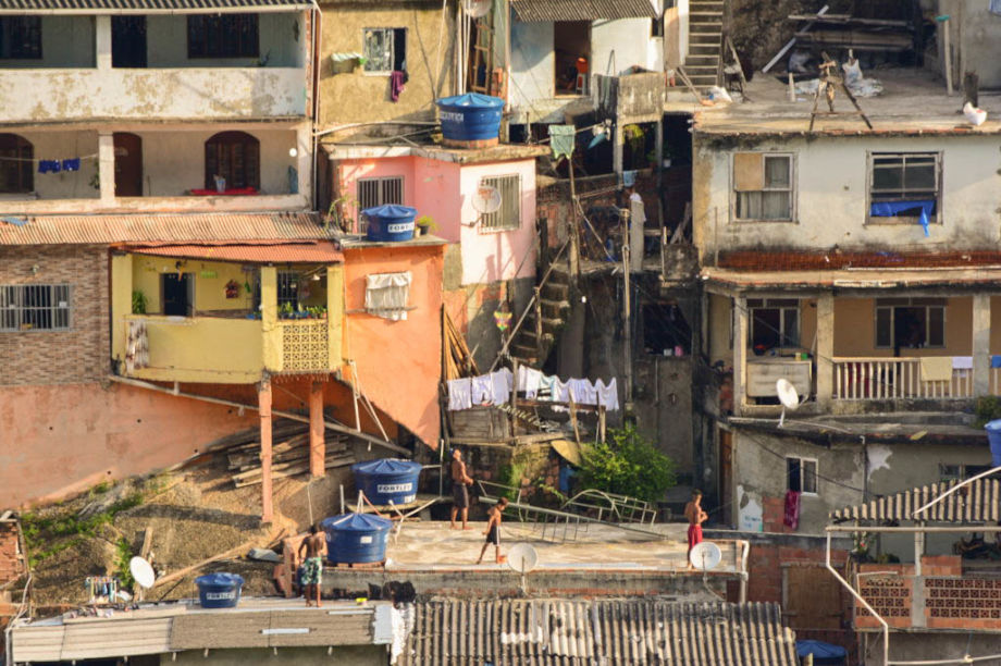 Connecting Brazilian Slum Residents to Resources - GlobalGiving