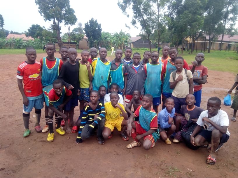 Computer laboratory for 430 children in Uganda - GlobalGiving