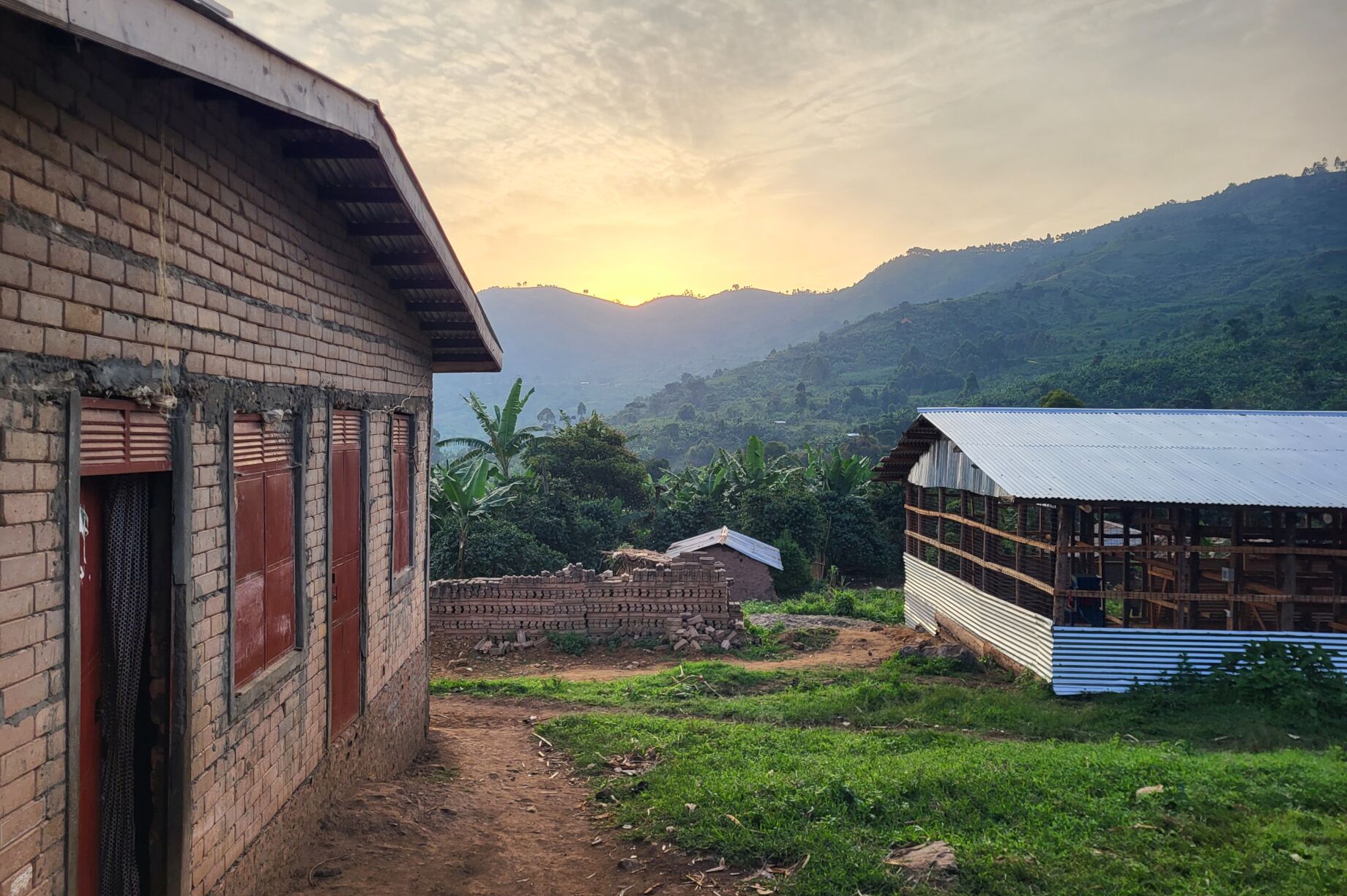 Improve 500 farmers' productivity in Mbata, Uganda - GlobalGiving