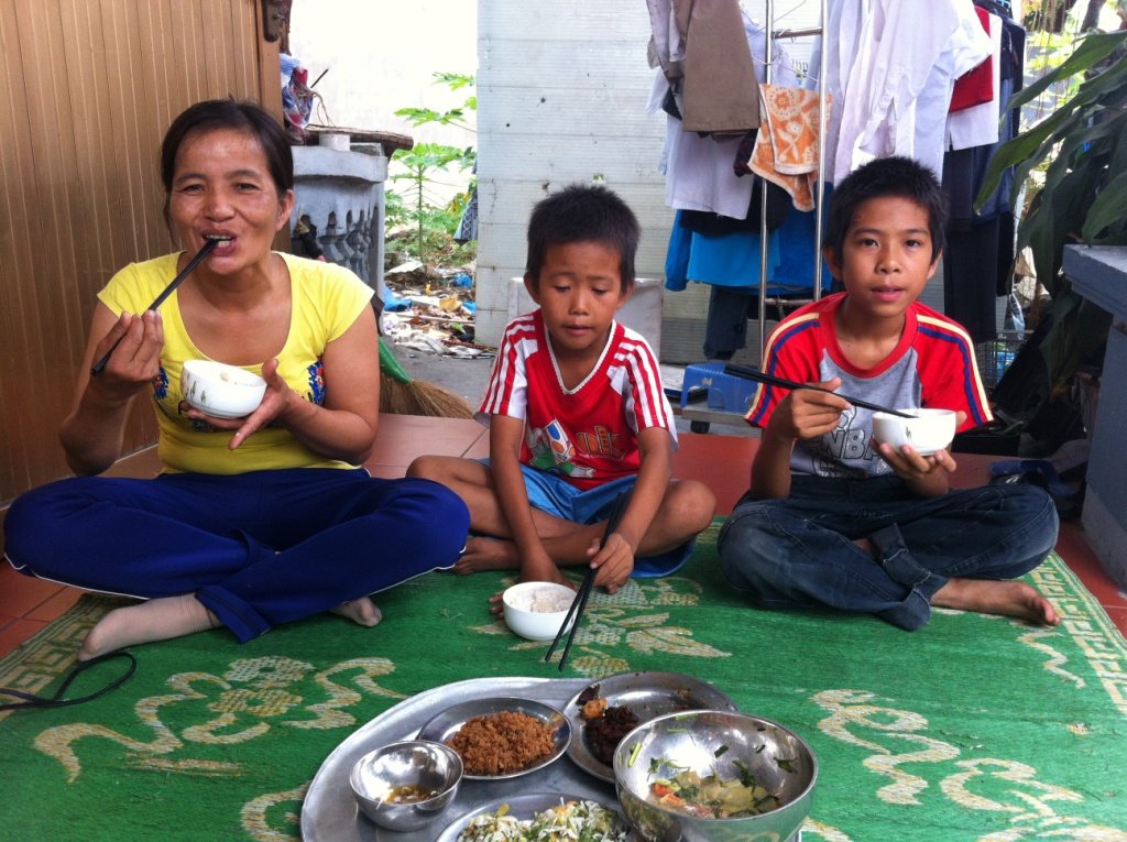 Decent food for those needed due to COVID-19 - GlobalGiving