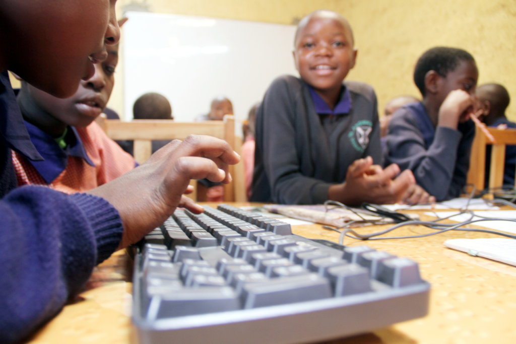Donate to A computer lab for 150 school children in Kenya - GlobalGiving