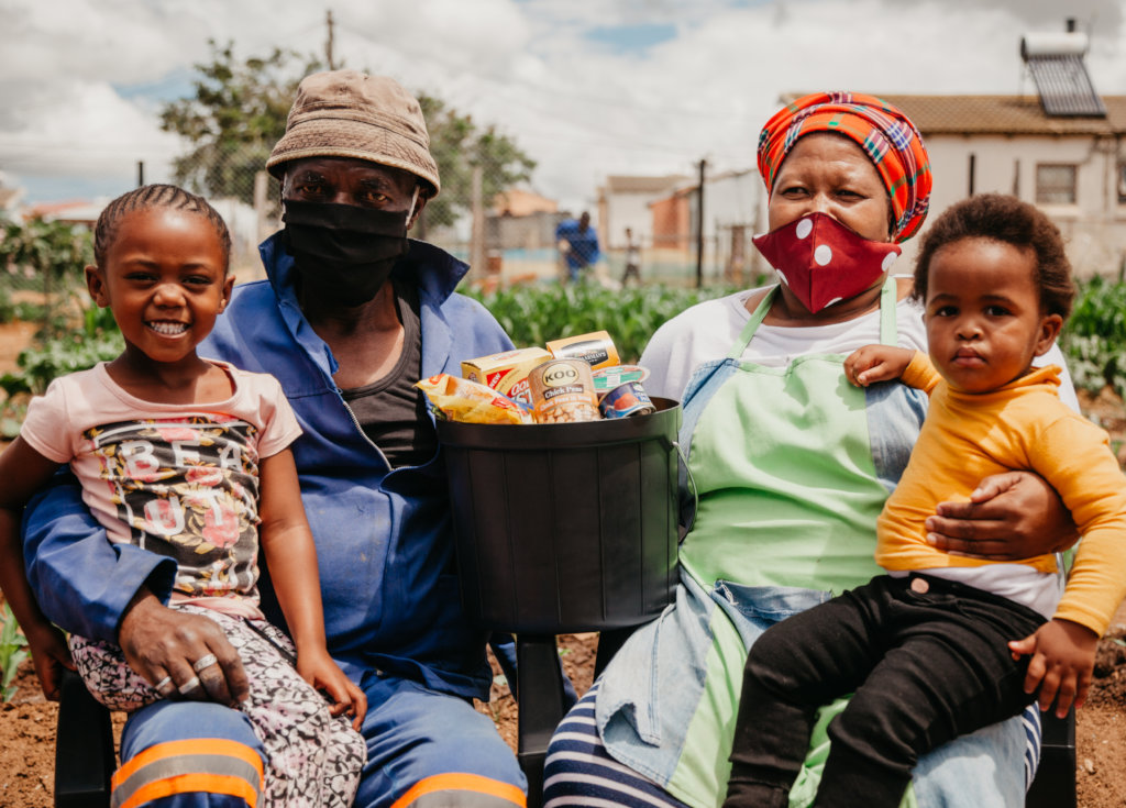 Provide grocery parcels to hungry African families - GlobalGiving