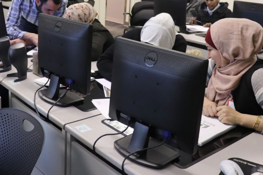 Mobile Digital Literacy lab for refugees in CO - GlobalGiving