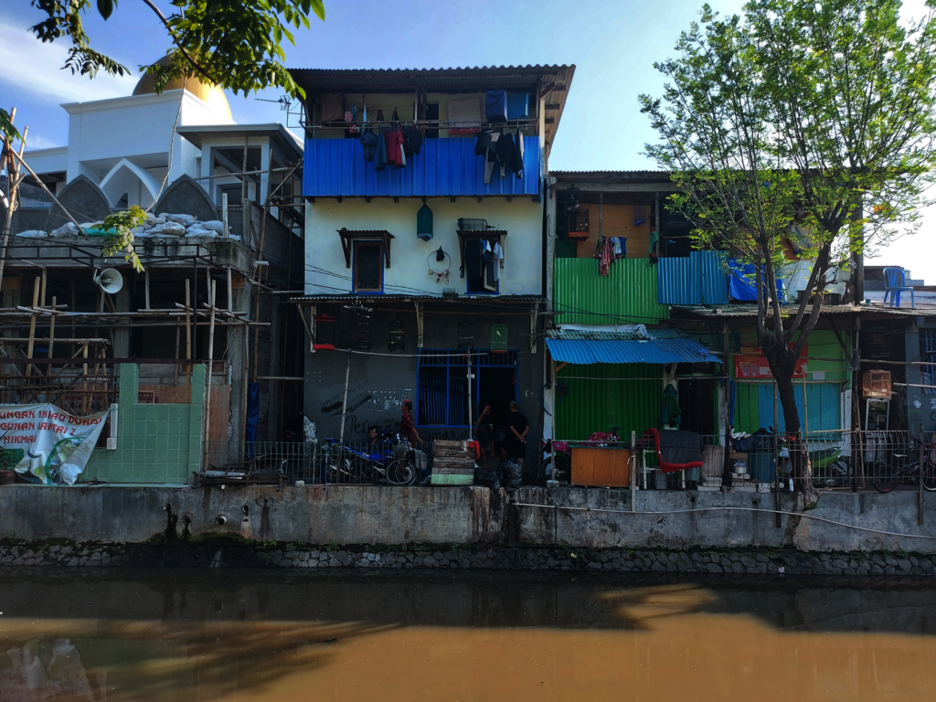 Teaching Reading in Poor Communities in Jakarta - GlobalGiving